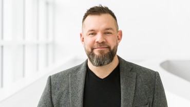 Board of Directors and Group Management Committee - Bertelsmann SE & Co ...